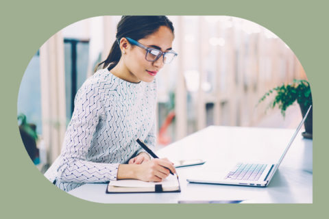 How to Become an Administrative Assistant | Trade School Guide